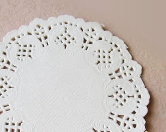 Items similar to 10 Colored paper doilies . Pattern design . round ...