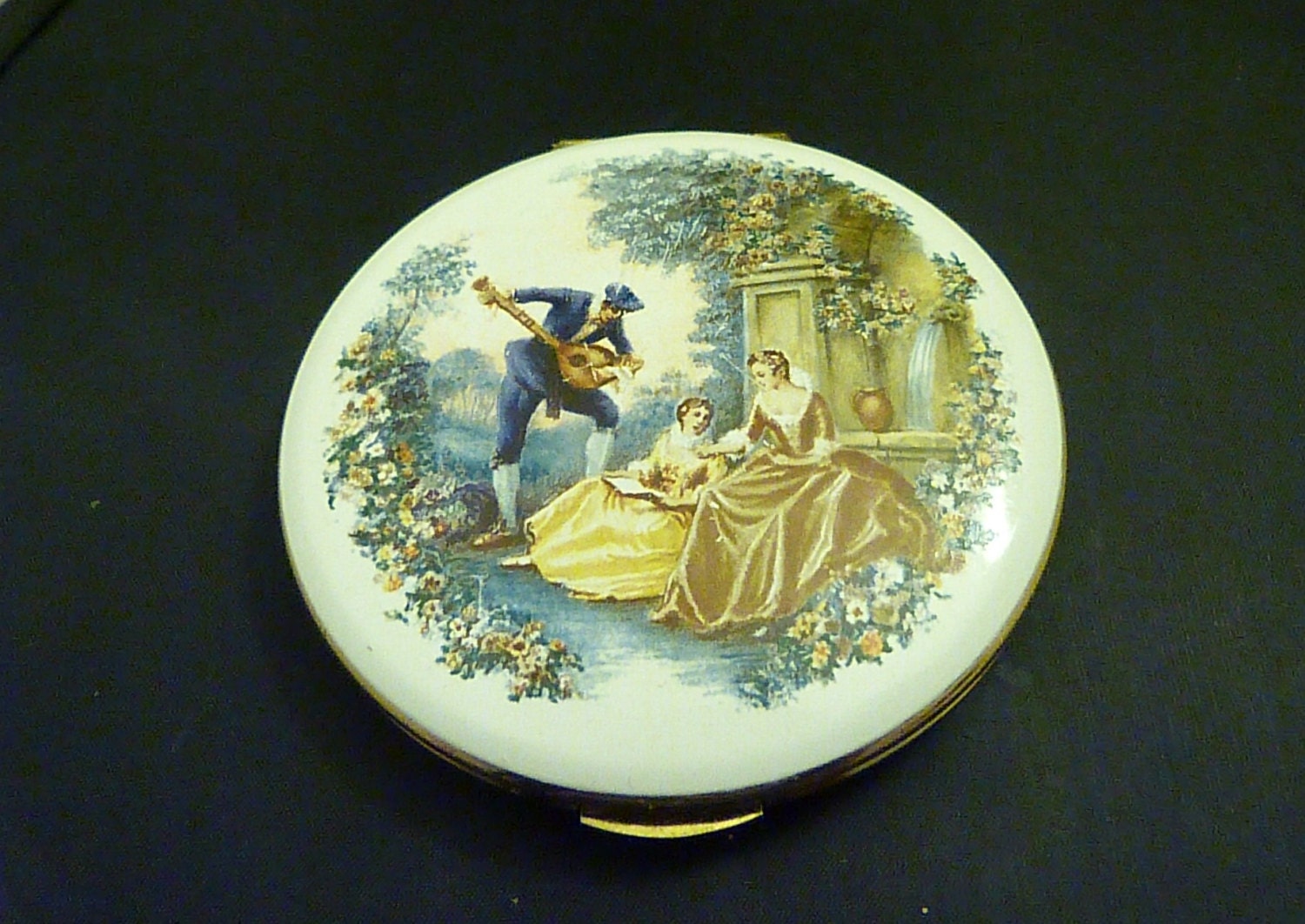 Vintage powder compact Kigu compact mirror romantic scene compact ...