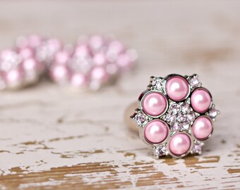 Popular items for pink pearl buttons on Etsy
