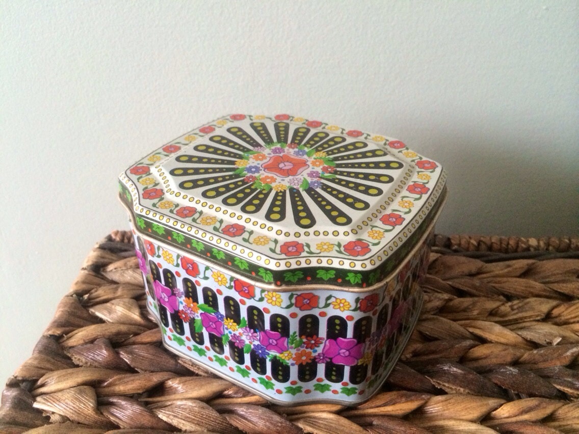Vintage Tin Box Gift Box Retro Decor – Haute Juice