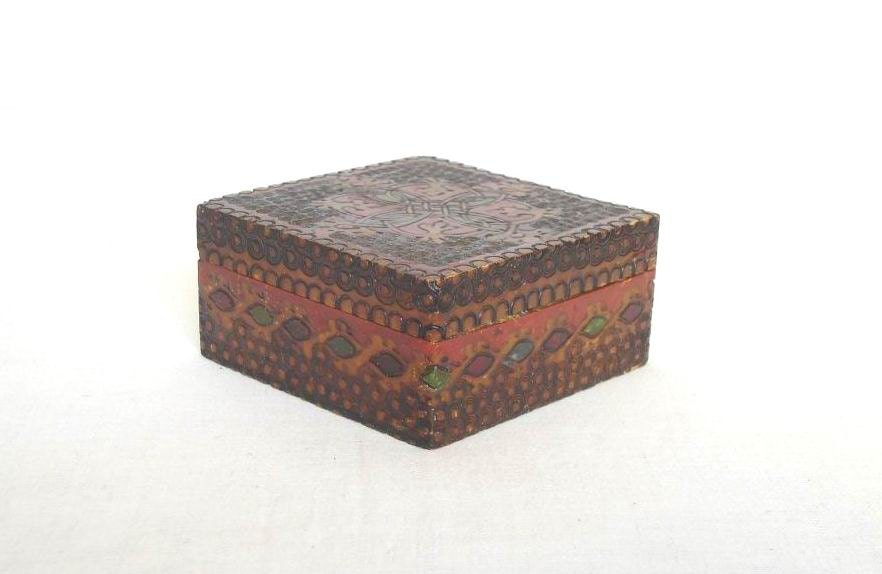 Vintage wooden pokerwork trinket box case – Haute Juice