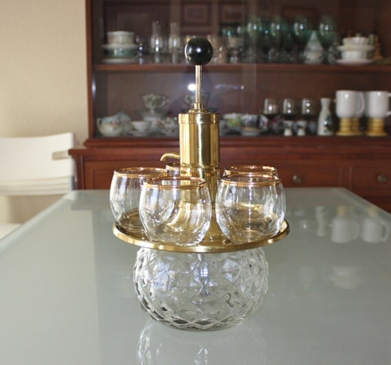 Vintage Park Sherman Carousel Pump Liquor Decanter and 5