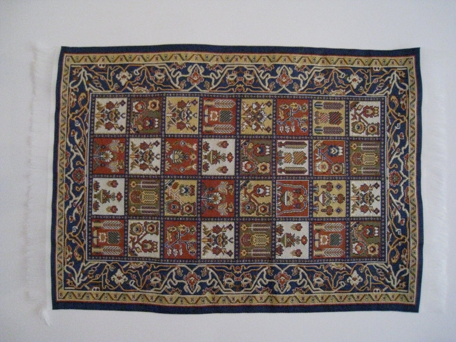 Medieval Carpet Heraldic crests 4.5 X 6