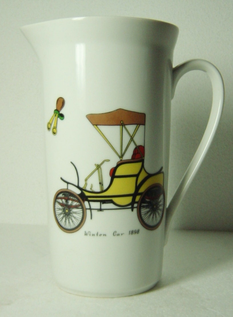 stylish vintage 50s porcelain pitcher printed with Oldtimer cars ...