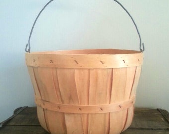 Petite Woven Hand Apple Basket with Wire and Wood Handle Country Living ...