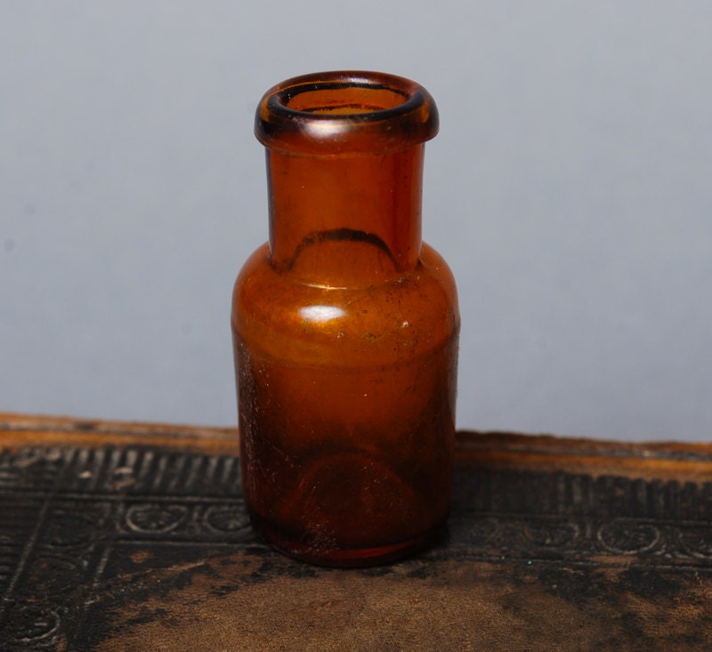 Antique Small Brown Glass Bottle Medical Or Laboratory