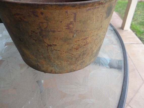 Antique Vintage Cast Iron Footed Pot Cauldron Great