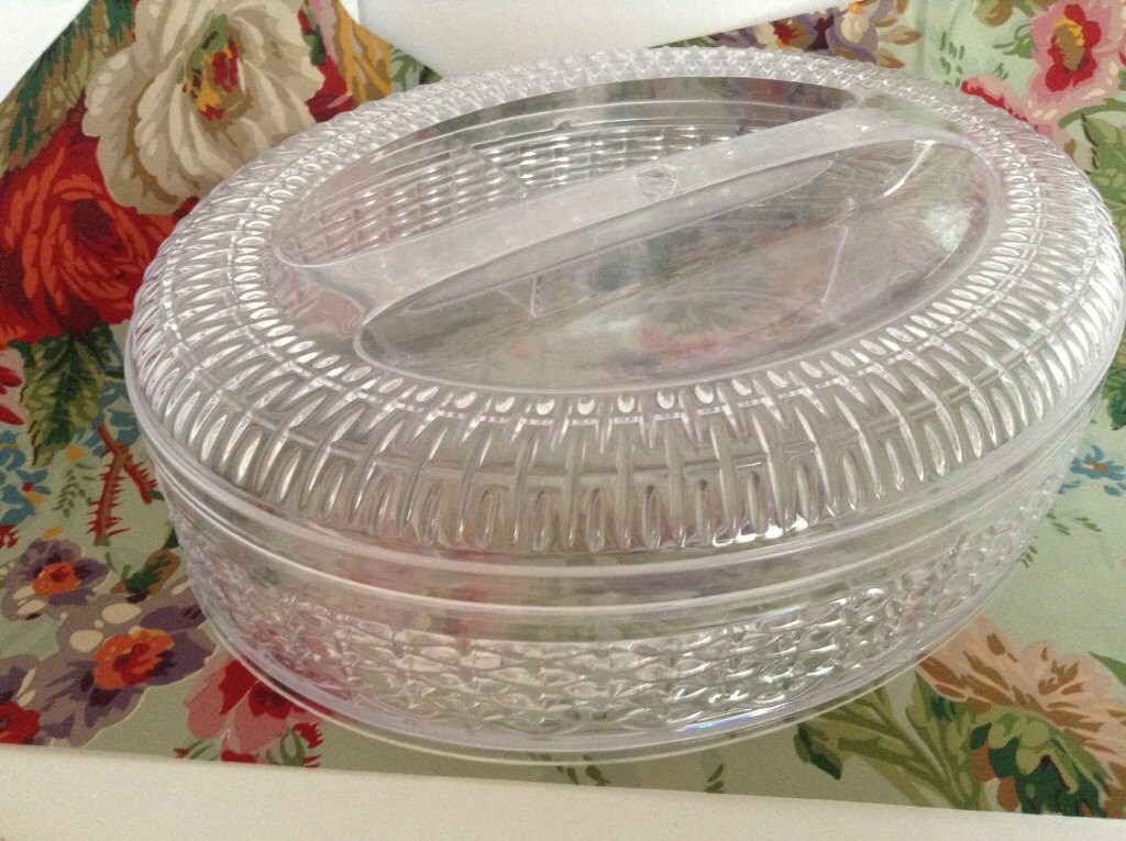 Vintage Plastic Oval Box with lid LARGE….SO COOL – Haute Juice