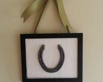 Horseshoe frame | Etsy