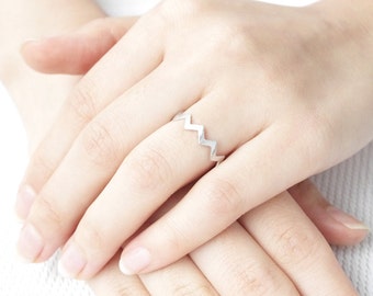 Popular items for zigzag ring on Etsy