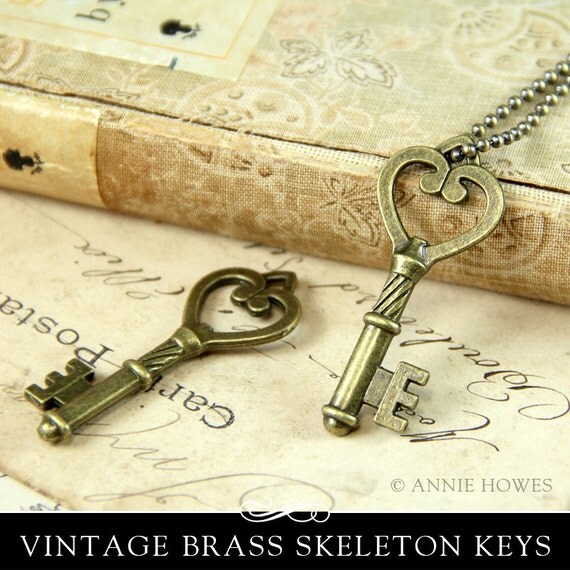Items similar to Decorative Skeleton Key with Heart. 5 Pack. on Etsy