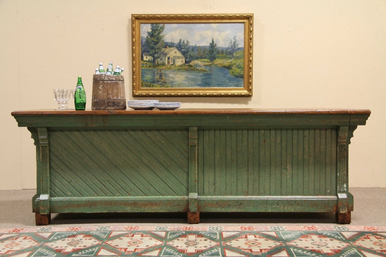 Retail Old Fashioned Check out Counter