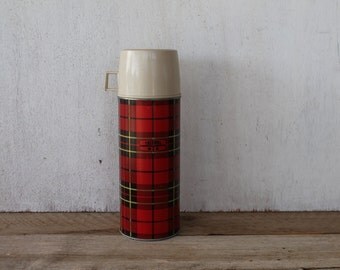 Vintage Thermos Brand - 1 1/2 Pint with Cup and Seal - Hot and Cold ...
