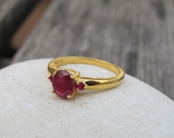 Popular items for ruby gold ring on Etsy