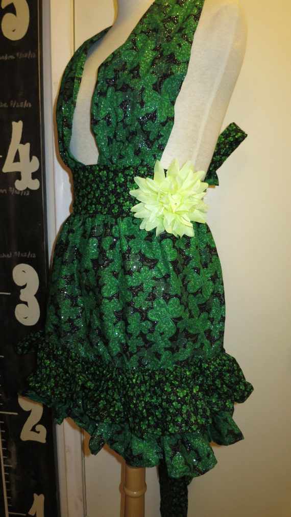 Items similar to Clover Irish apron by Kotinca (St Patrick's Day ...