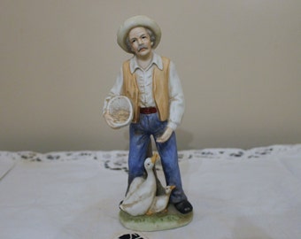 Homco Figurine Farm Man Feeding Ducks Porcelian 1426