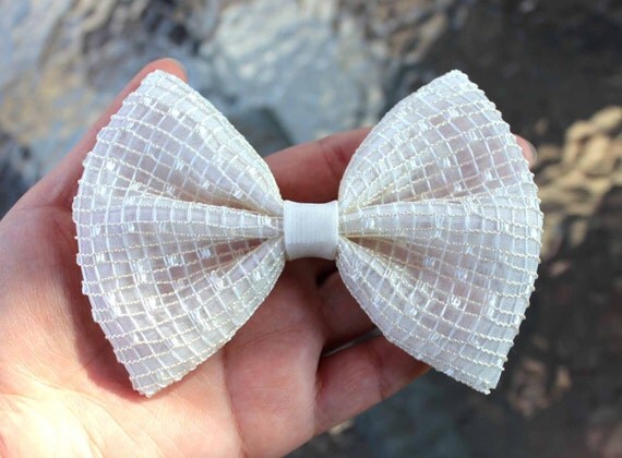 Items similar to 4.5" Cream net lace fabric hair bow, lace and organza ...