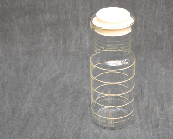 Pyrex Measuring Pitcher Beaker // 1-1/2 Quart 1.5 Liter Tall