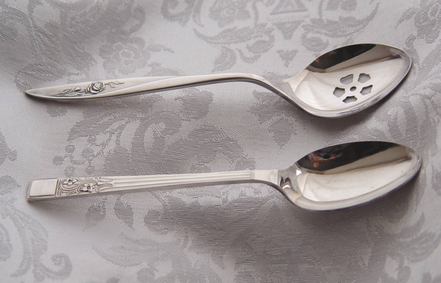 2 Mixed Vintage Silverplate Silver Plate SPOONS ~ Teaspoon & Sugar ...