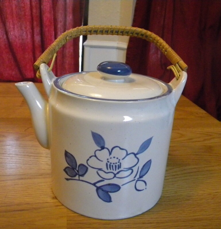 Stoneware country teapot with blue floral design made in Japan – Haute ...