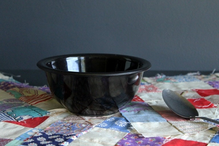 Vintage Pyrex Black Mixing Bowl 1L #322 – Haute Juice