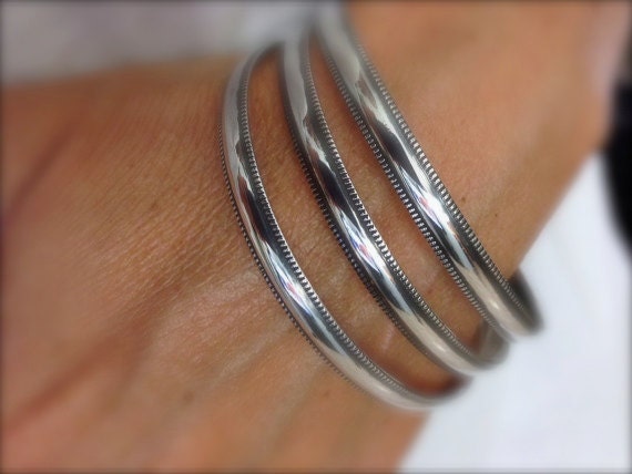 Set of 3 Sterling silver bangle bracelets by lanuevapulseria
