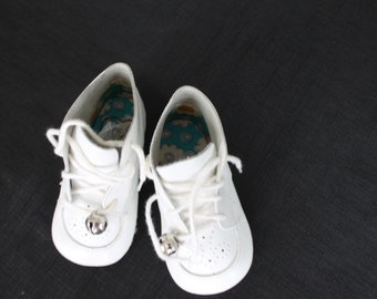 Popular items for leather baby shoes on Etsy