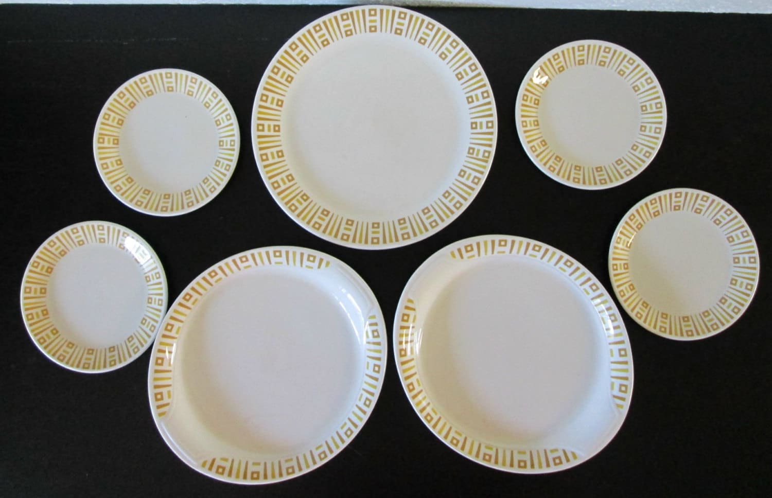 Syracuse China Mid Century Set of 7 Assorted Atomic Syralite Plates ...