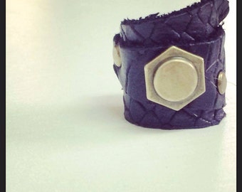 Popular items for leather rings on Etsy