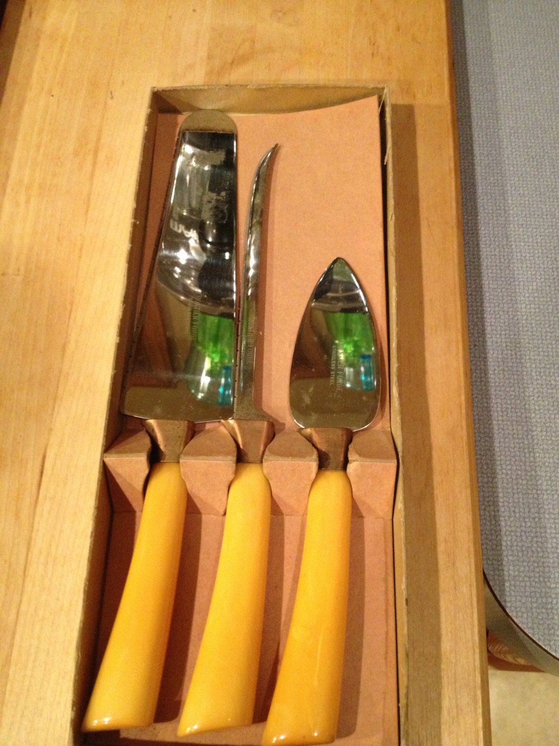 Vintage Bakelite Serving Set in Original Box – Haute Juice