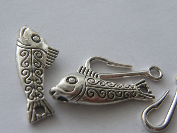 2 Fish and hook toggle clasps antique silver tone C23