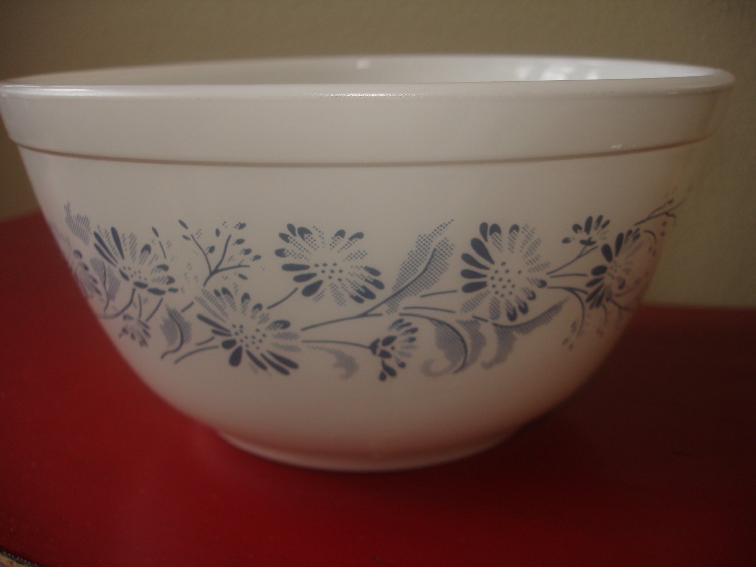 Vintage Pyrex Bowl Colonial Mist – blue flowers and white. Medium 402 ...