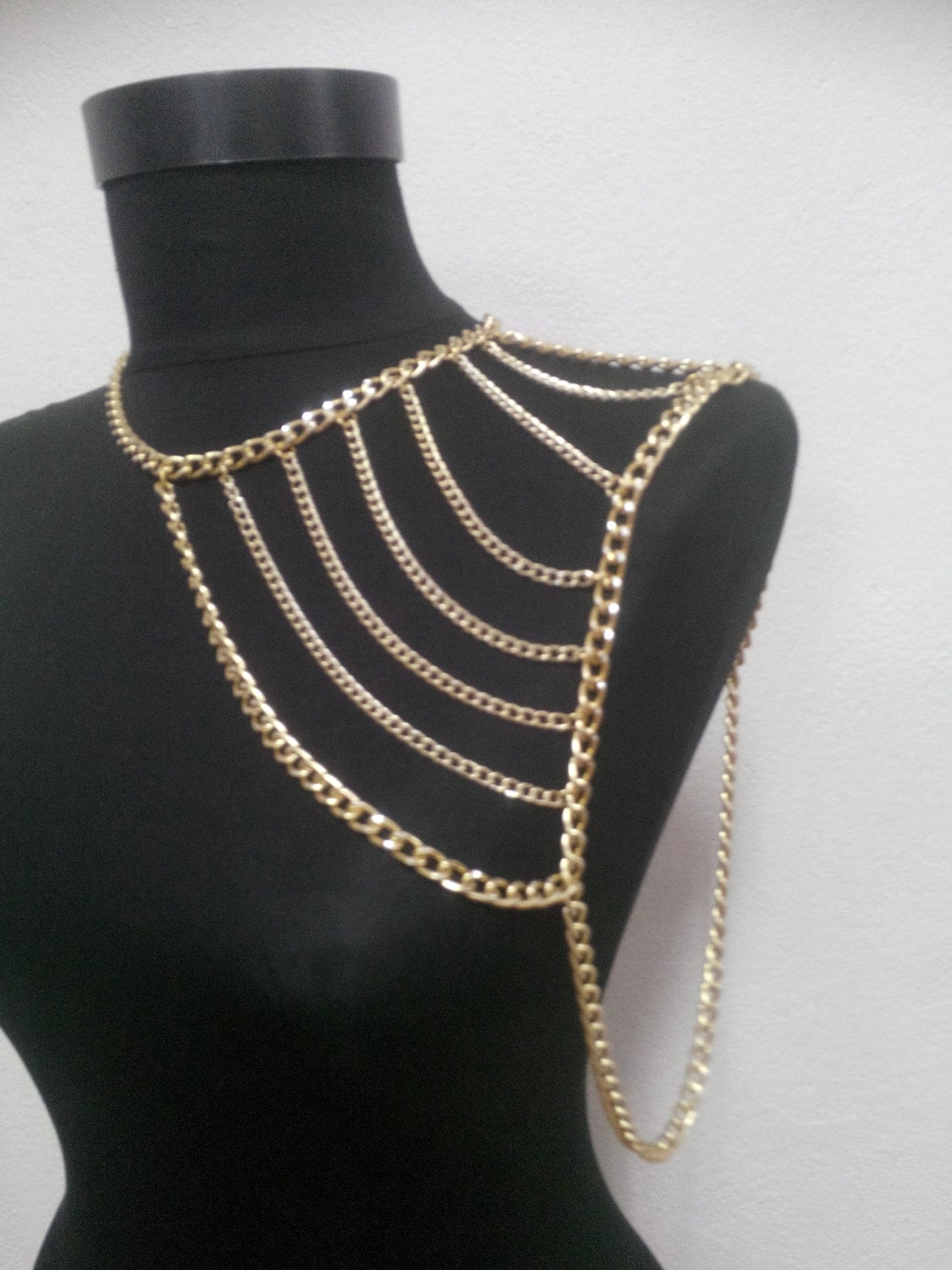 gold shoulder chainshoulder necklacebody chainbody necklace