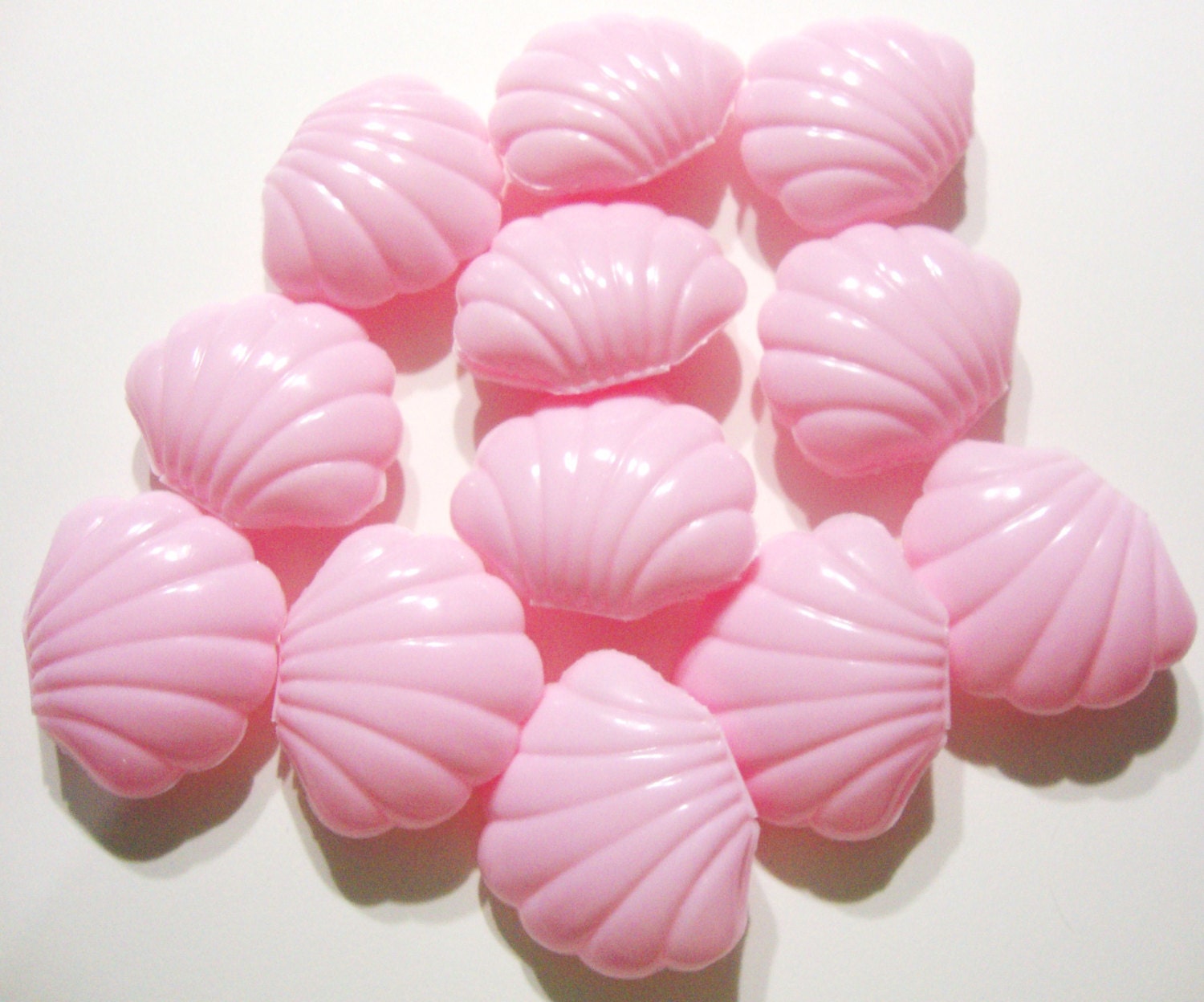 Mini Ligh Pink Plastic Clam Shell Boxes Party Favor