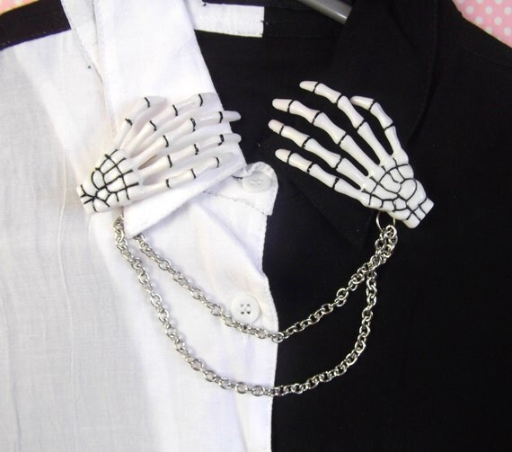 Creepy skeleton hand and chain collar clips