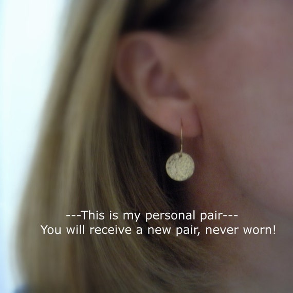 small gold earrings. hammered circle earrings. 14k yellow gold