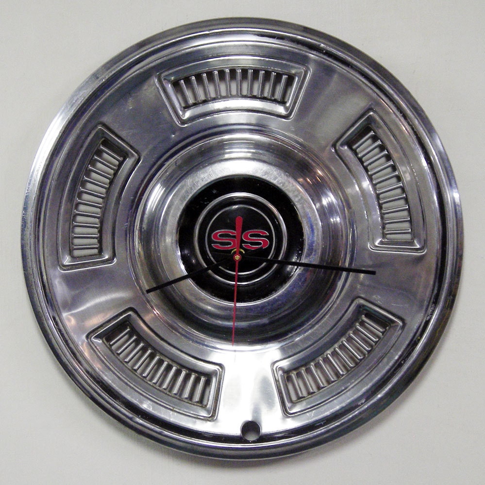 1967 Chevy Chevelle SS Hubcap Clock Chevrolet Chevelle SS