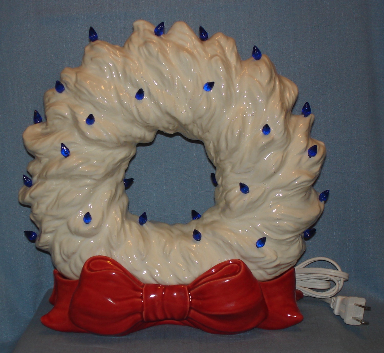 Ceramic Christmas Wreath Bow Base White with Blue Lights