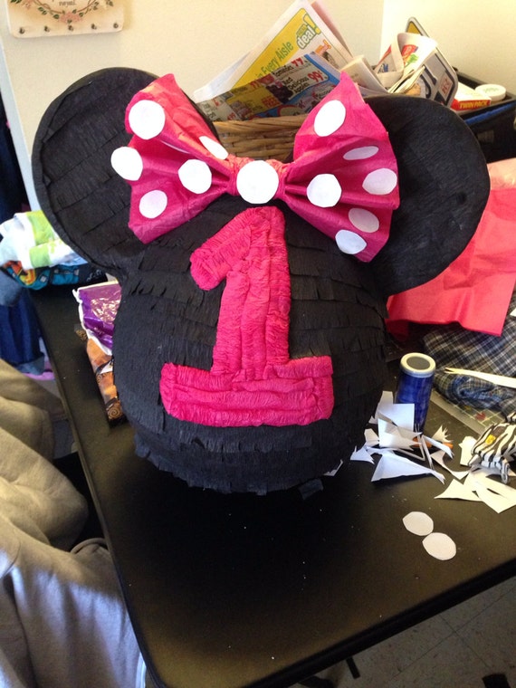 Items similar to Minnie Mouse piñata on Etsy