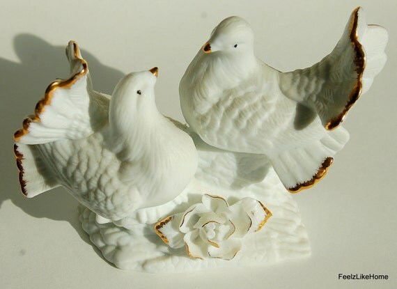 Vintage Love Birds Doves Porcelain Flower Figurine Wedding