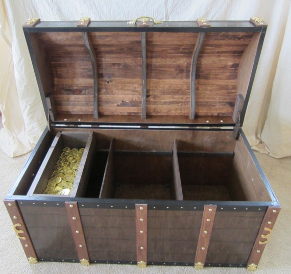 Authentic Pirate's Treasure Chest / Trunk Full Size
