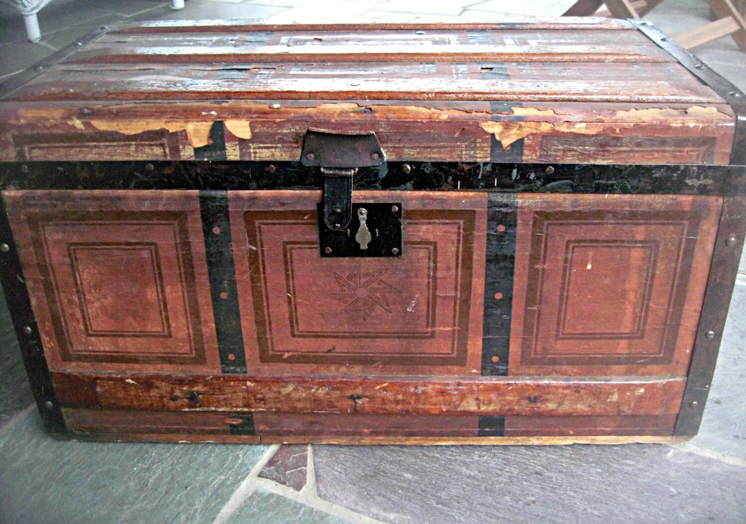 Antique trunk, victorian era, small size trunk, wallpaper lined trunk ...