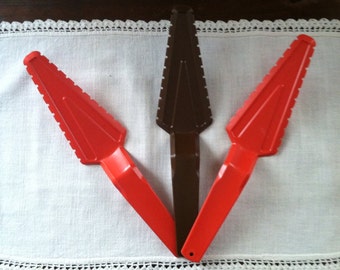Vintage Tupperware Cake Cutting Knives
