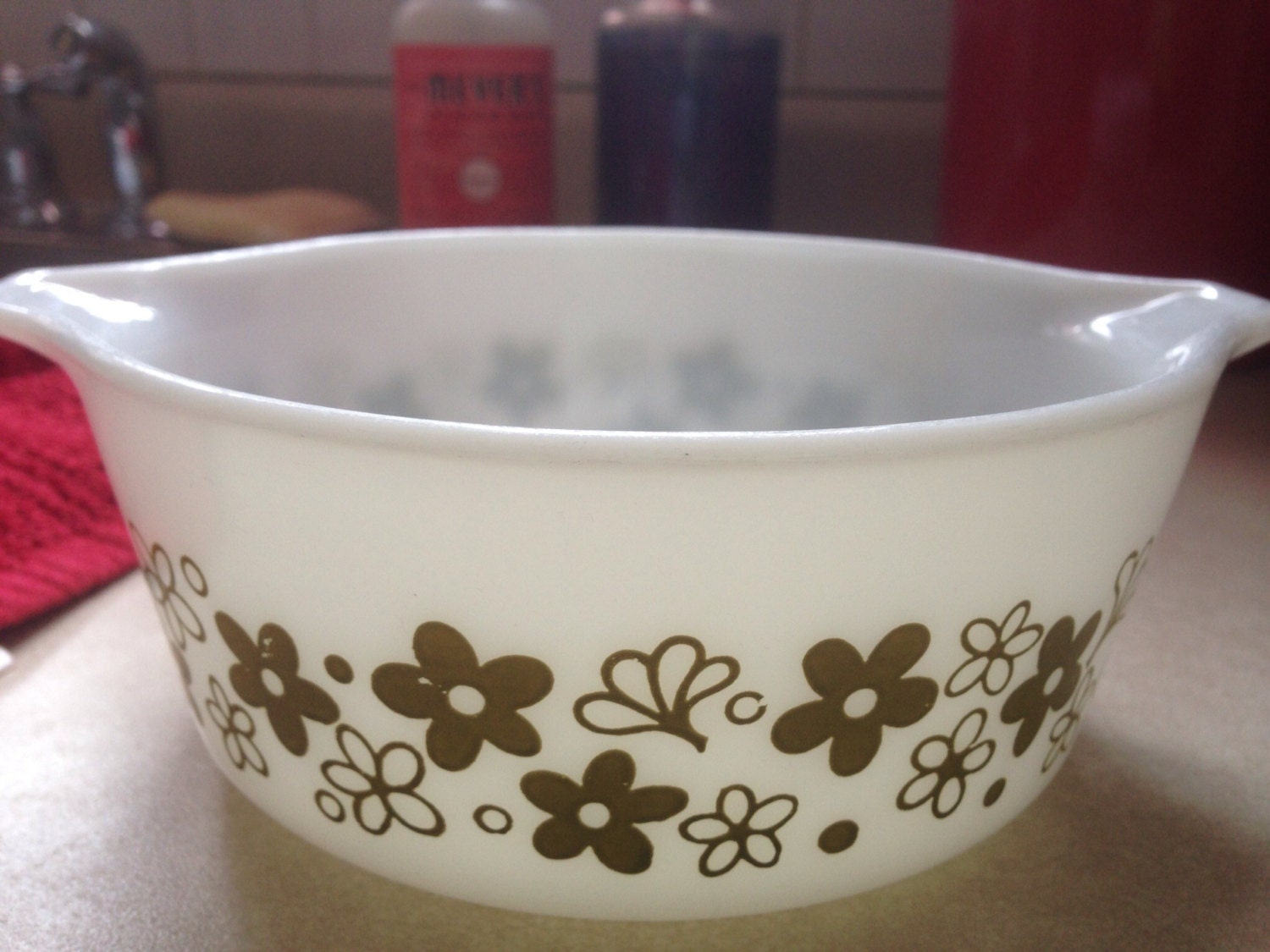 Small Pyrex Crazy Daisy Casserole Dish -750 ml – Avocado Green on White ...