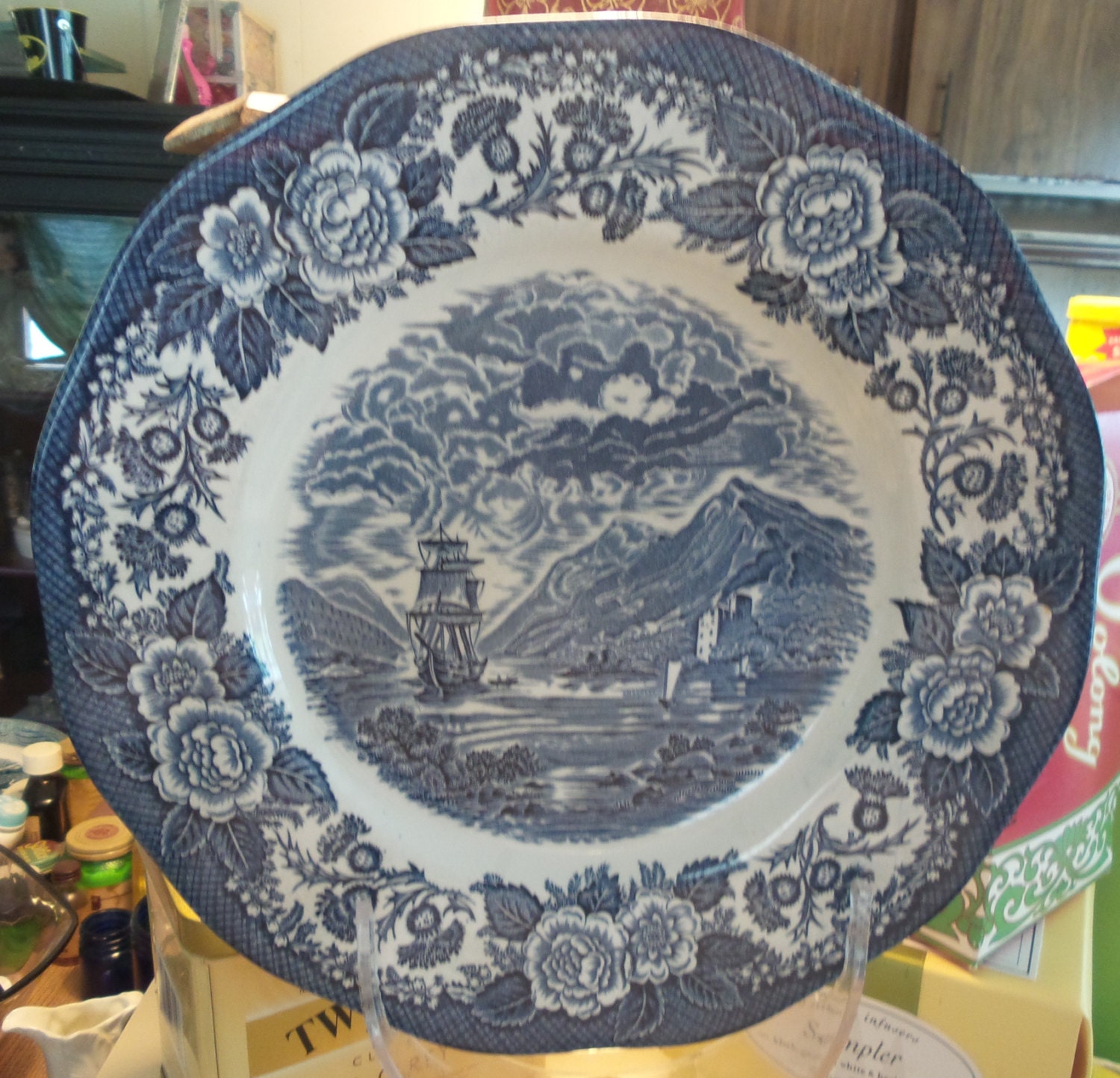 Lochs of Scotland Blue and White Dinner Plate – Haute Juice