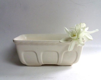Popular items for hull planter on Etsy