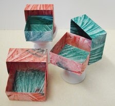 Origami Masu Paste Paper Nesting Boxes-Reds & Green