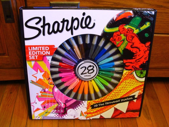 28 Count Sharpie Markers LIMITED EDITION Gift Box Set Fine