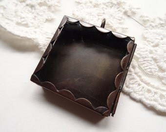 1 Bronze Square Scalloped edge Glass shadow box locket Vintage Style ...
