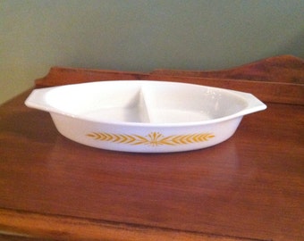 Popular items for pyrex divided dish on Etsy